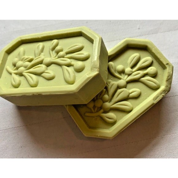 Avon | Bath & Body | Set Of 2 Vintage 985 Avon Tis The Season Perfumed ...